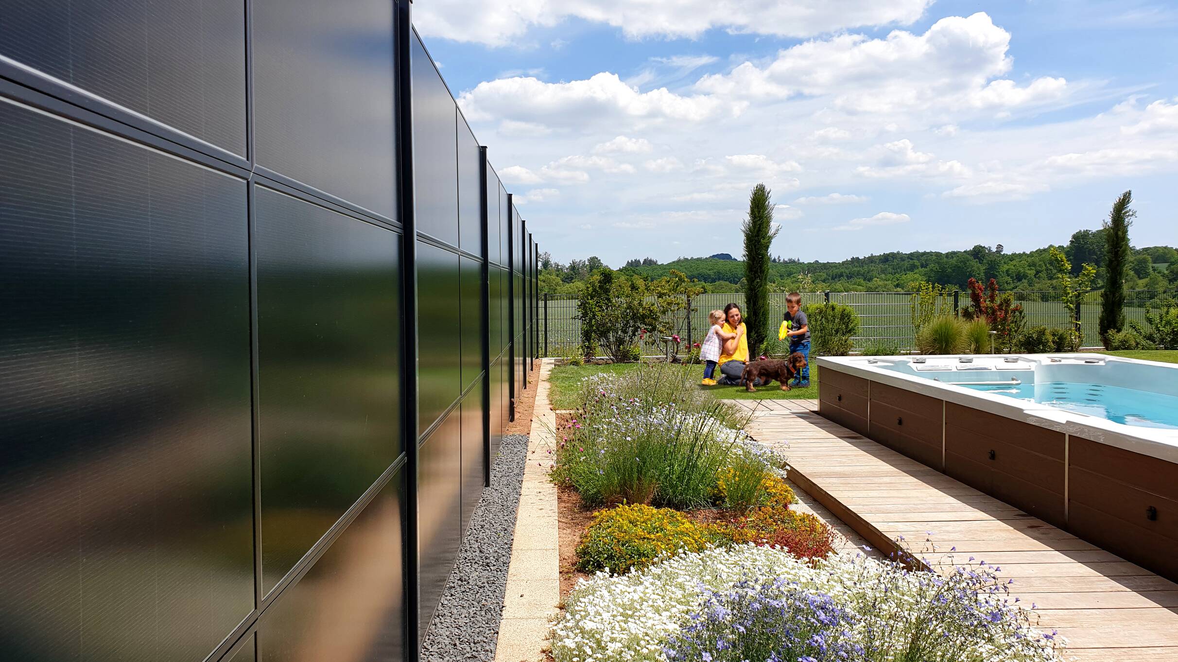 Solarzaun: Photovoltaikanlage und Sichtschutz zugleich